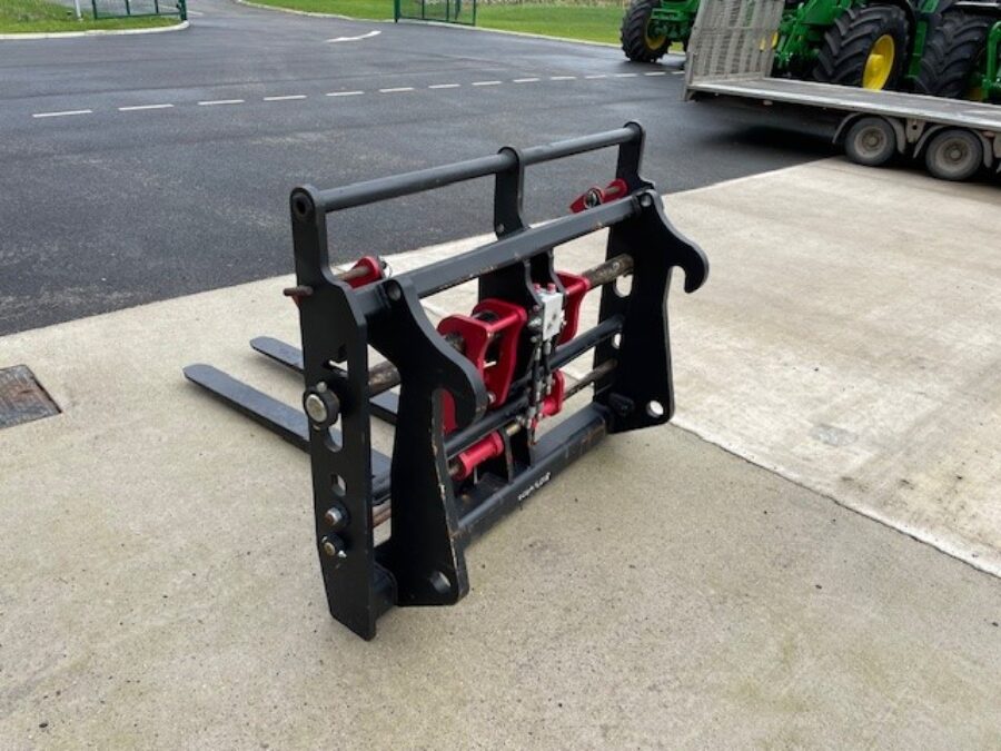 Albutt Adjustable Pallet Forks | Hunt Forest Group