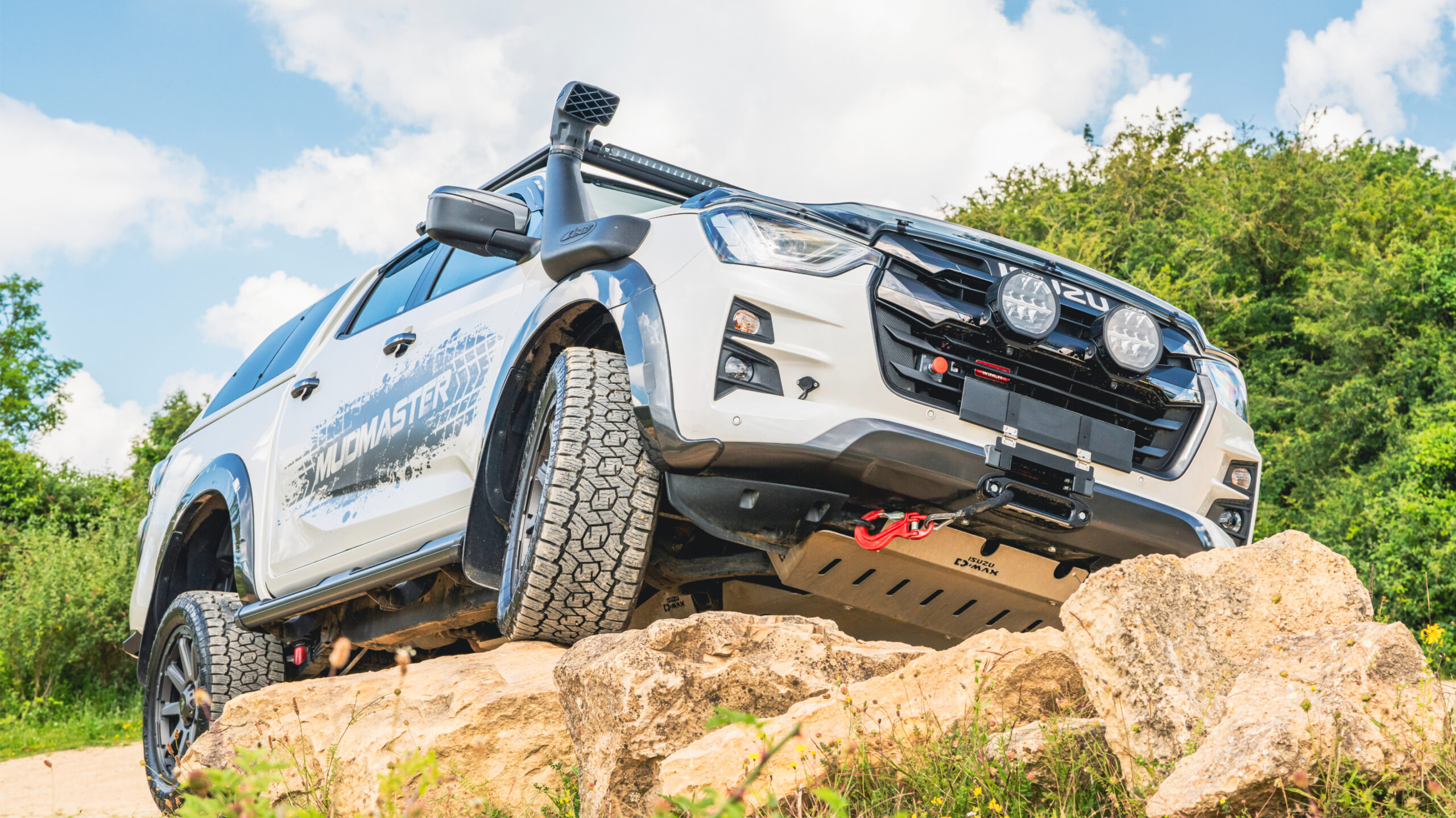 ISUZU UNVEILS ULTIMATE OFF-ROAD MACHINE: D-MAX MUDMASTER | Hunt Forest ...