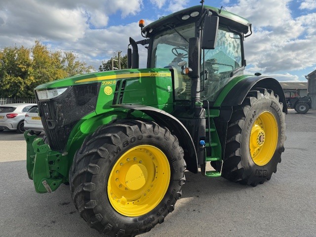 John Deere 7290R Tractor | Hunt Forest Group
