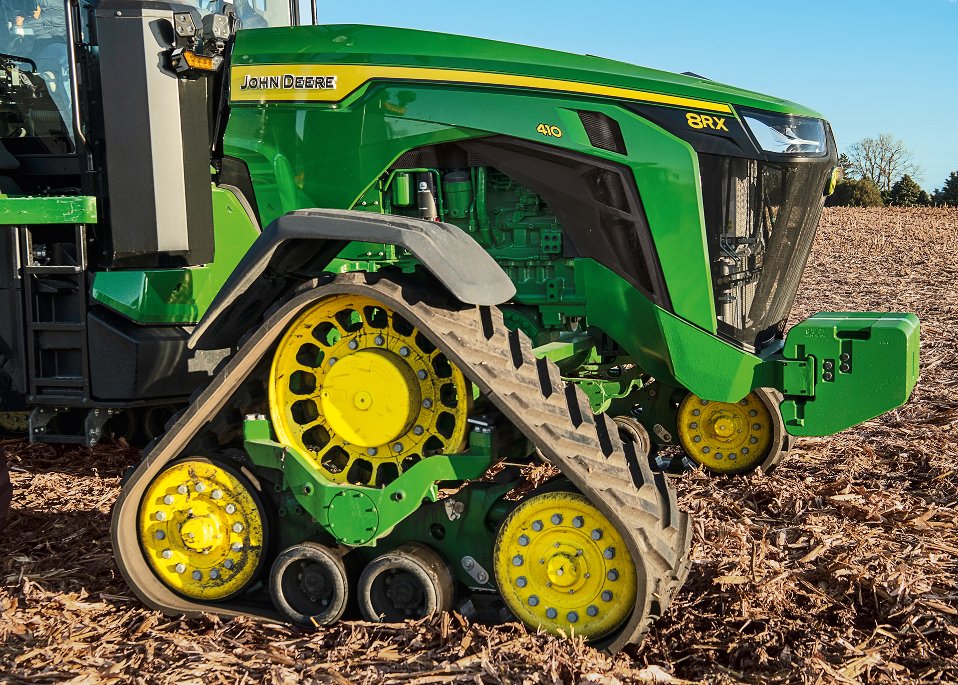 JOHN DEERE INTRODUCES UPDATED 8R, 8RT AND 8RX TRACTOR MODELS FOR THE ...